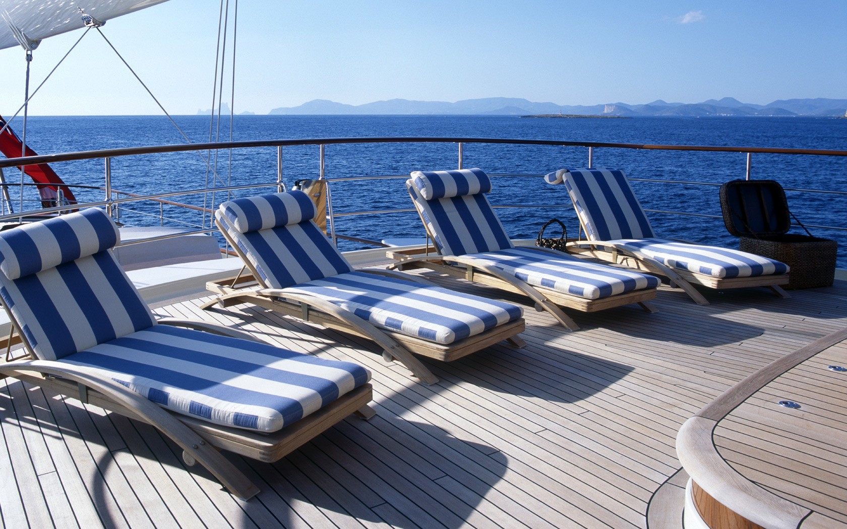 Yacht ATHENA, Royal Huisman | CHARTERWORLD Luxury Superyacht Charters
